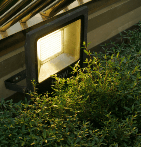 Lumens in Solar Lighting: How Brightness Really Works (Watt vs Lumen ...